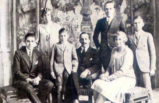THE REIGN OF ALFONSO XIII – 4 TRAVELLING ACROSS TIME